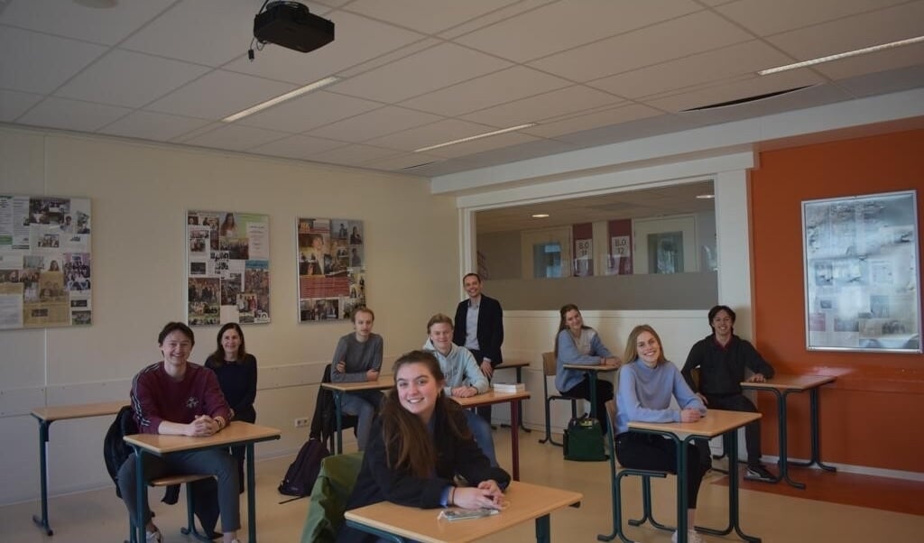 Scholierenteam Comenius College doet mee aan NK debatteren - Comenius ...